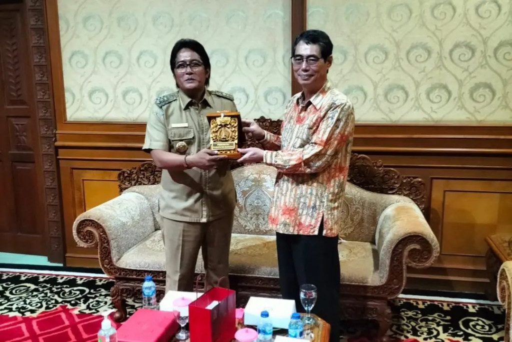 Menerima Kunjungan Kerja dari Konsulat Jenderal Korea Mr.Moon Young Ju ...